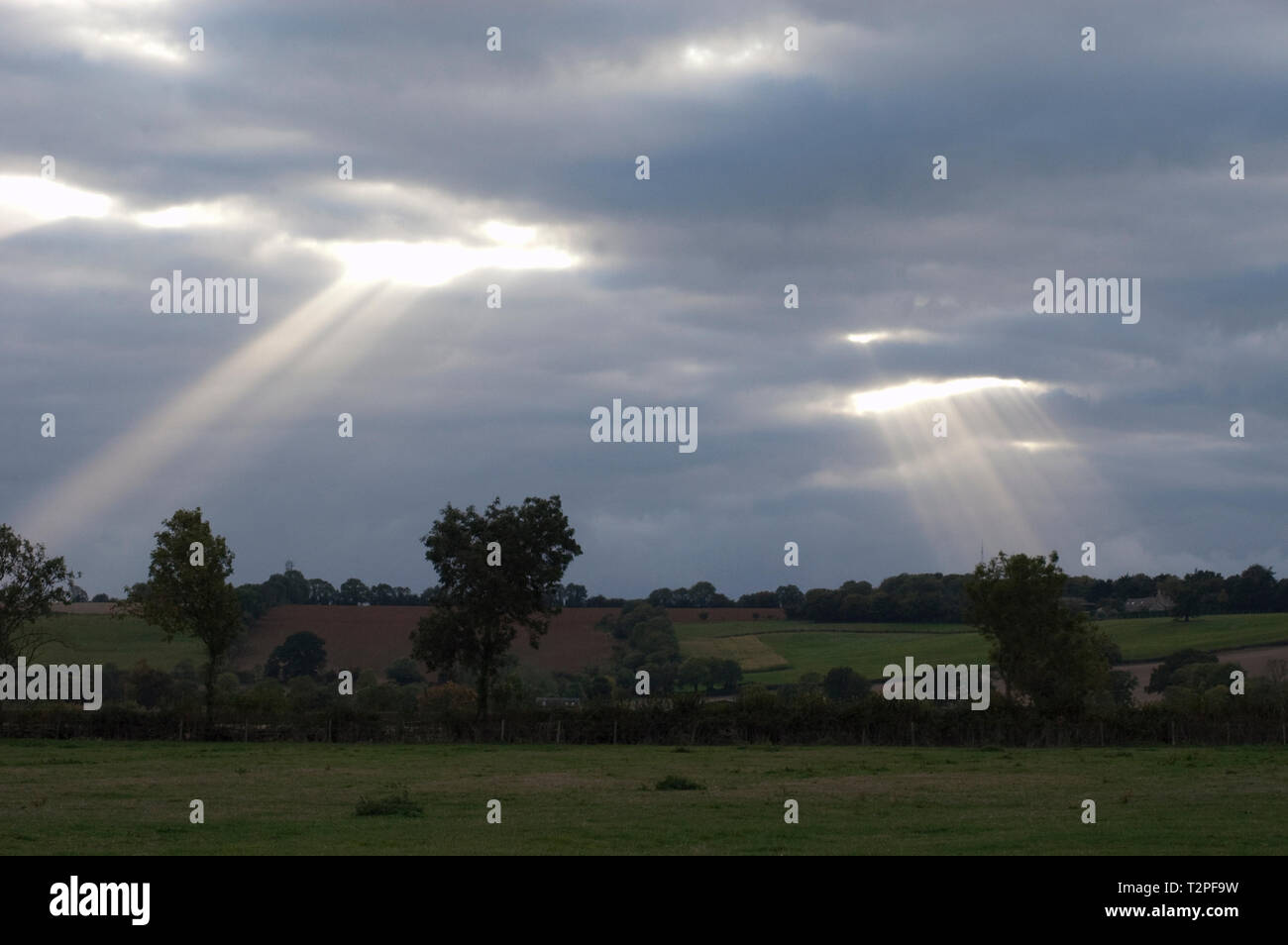 Sun's rays earth hi-res stock photography and images - Alamy