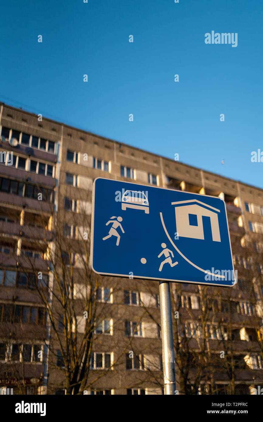 Triangle block of flats hi-res stock photography and images - Alamy