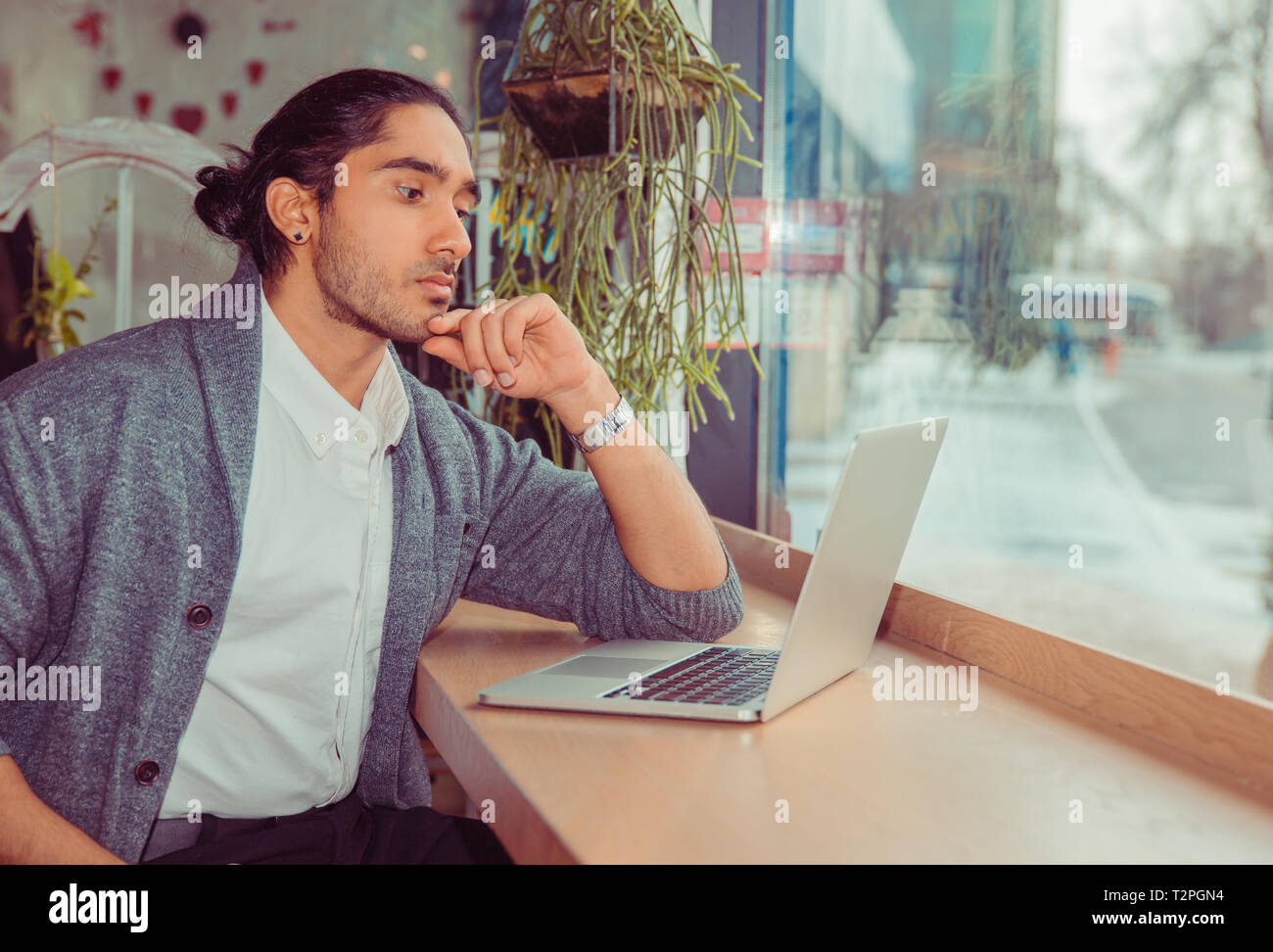 Handsome turkish boy hi-res stock photography and images - Alamy