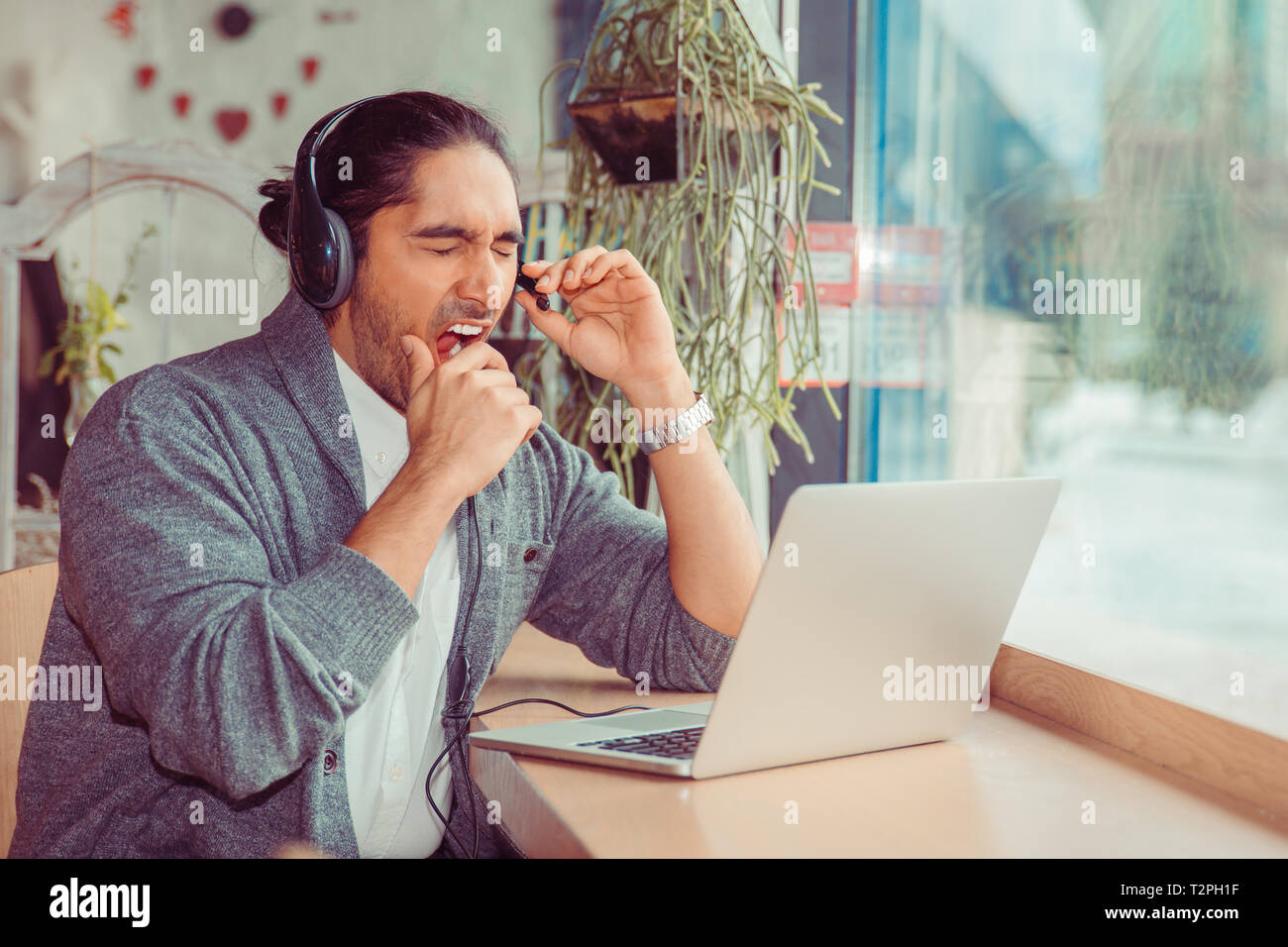 Bored Shop Assistant High Resolution Stock Photography and Images - Alamy