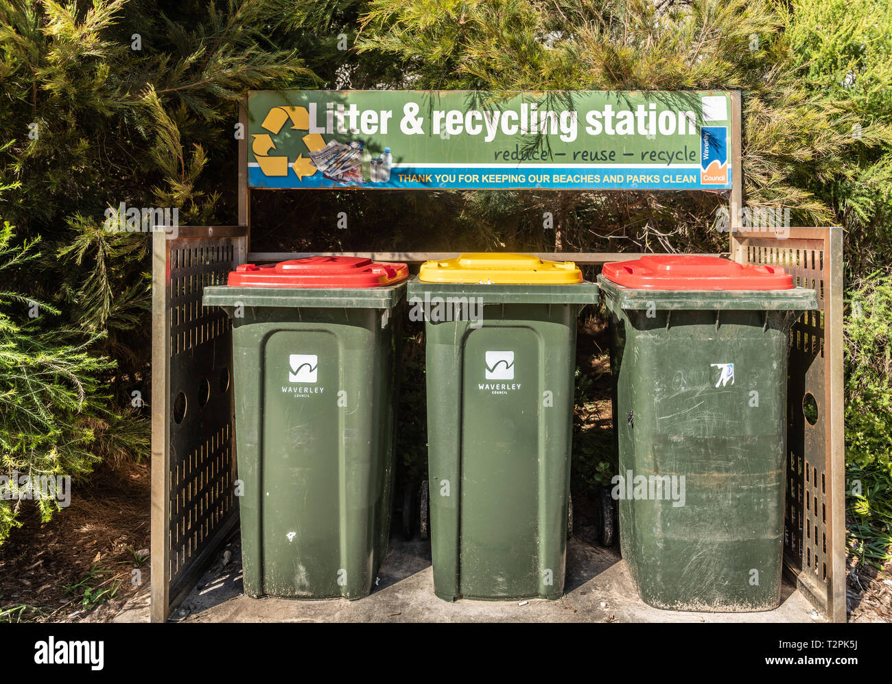 Recycling Bins On Beach Stock Photos & Recycling Bins On Beach Stock ...