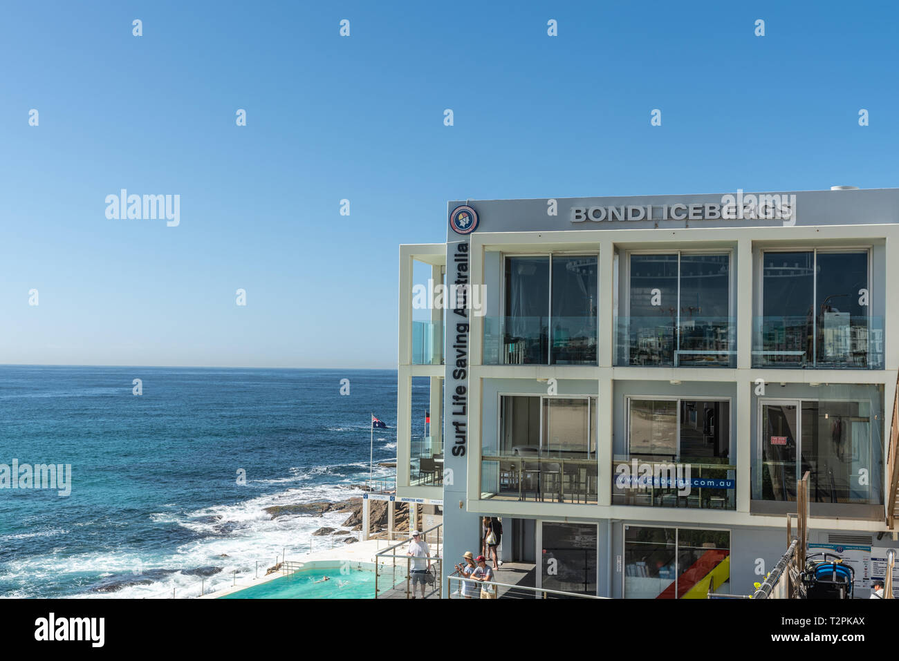 Bondi icebergs club house hi-res stock photography and images - Alamy