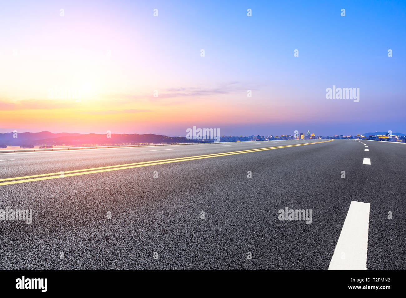 Highway through mountain hi-res stock photography and images - Alamy