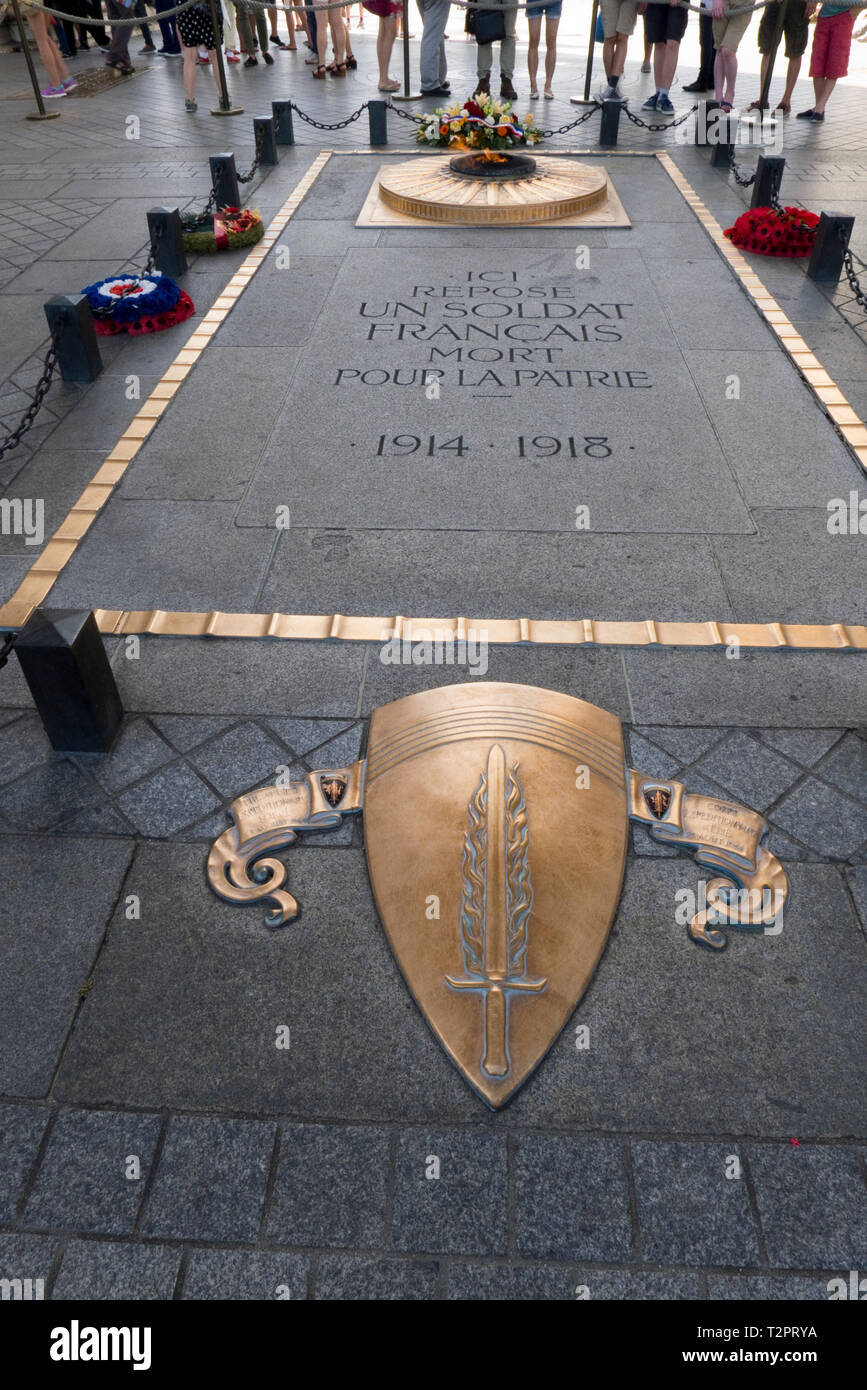 The Unknown Soldier At The Arc de Triomphe Paris France Stock Photo - Alamy