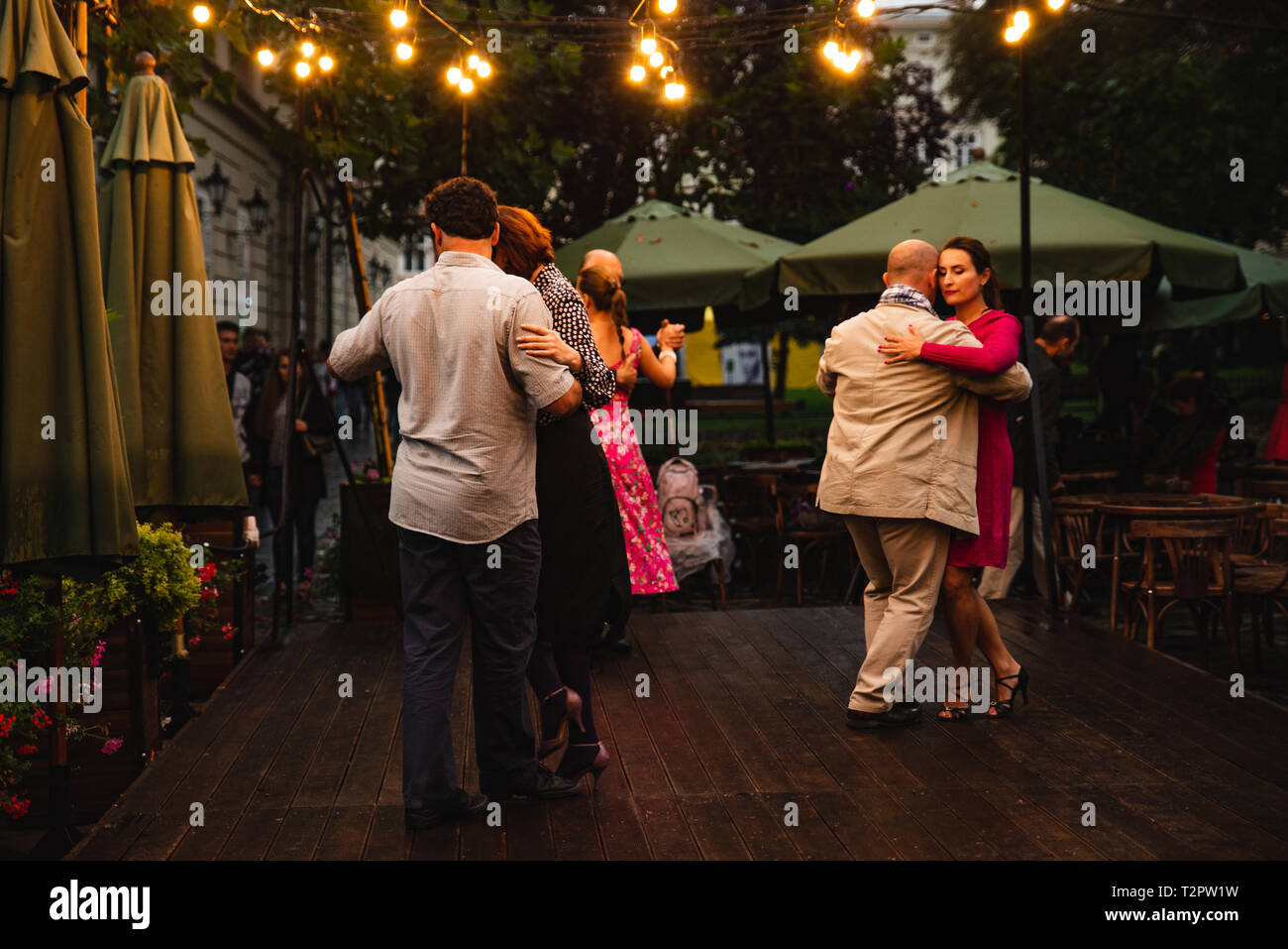 Ballroom dancing outdoors hi-res stock photography and images - Alamy