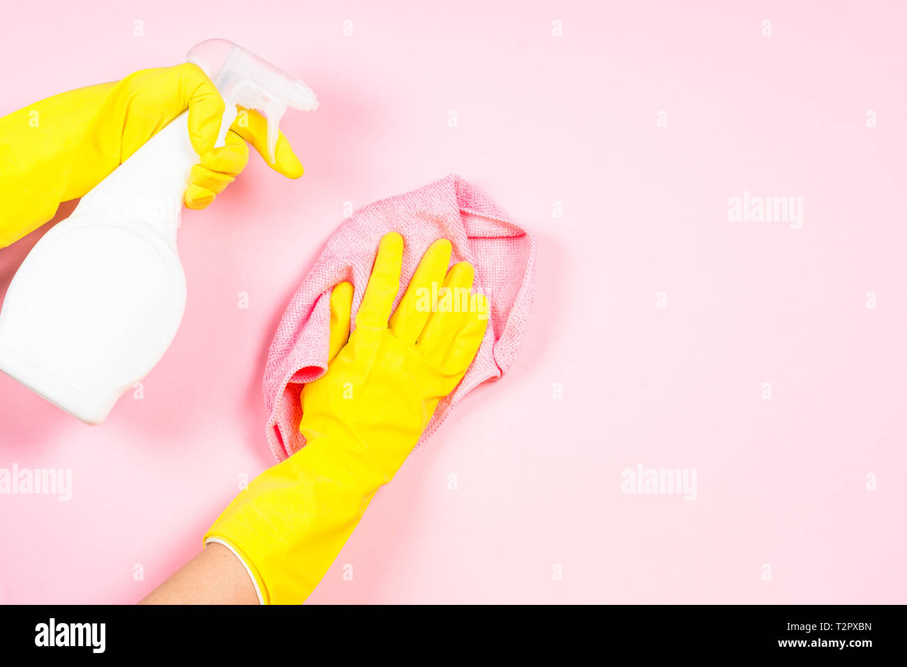 Woman hand pink rubber gloves hi-res stock photography and images - Alamy
