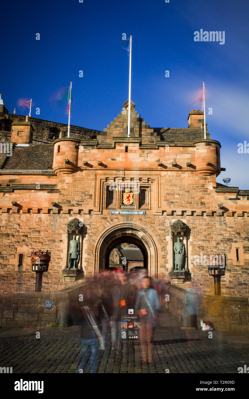 Edinburgh Castle on a busy summers afternoon Stock Photo - Alamy