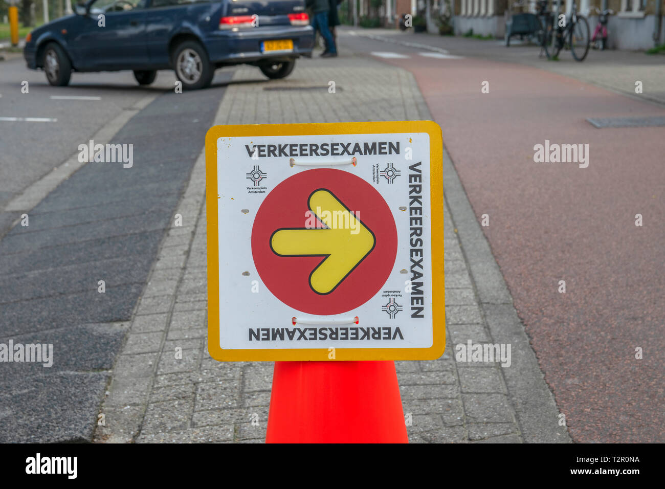 School exams sign hi-res stock photography and images - Alamy