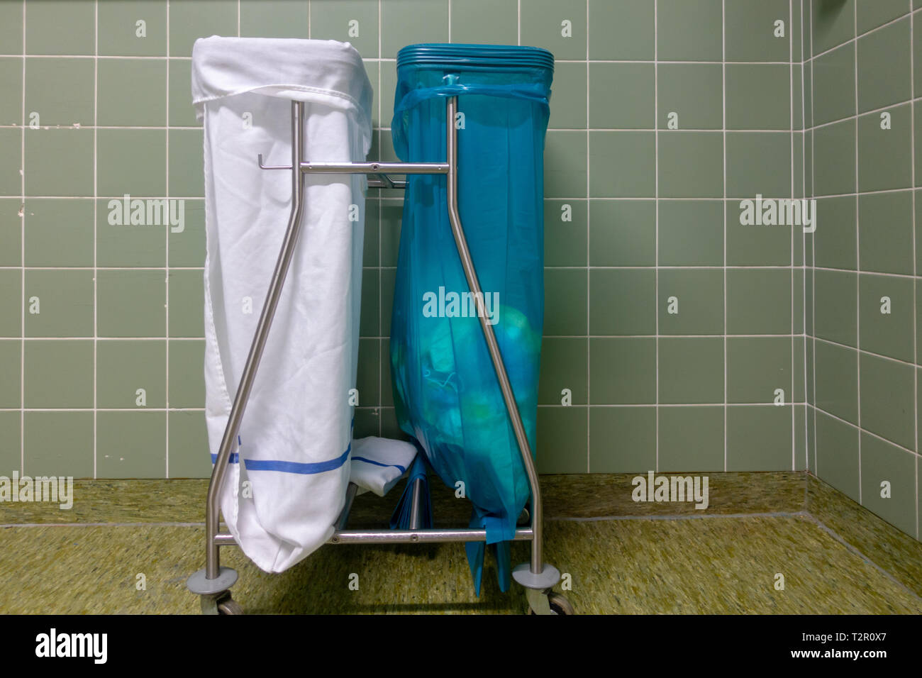 Bag drop area hi-res stock photography and images - Alamy