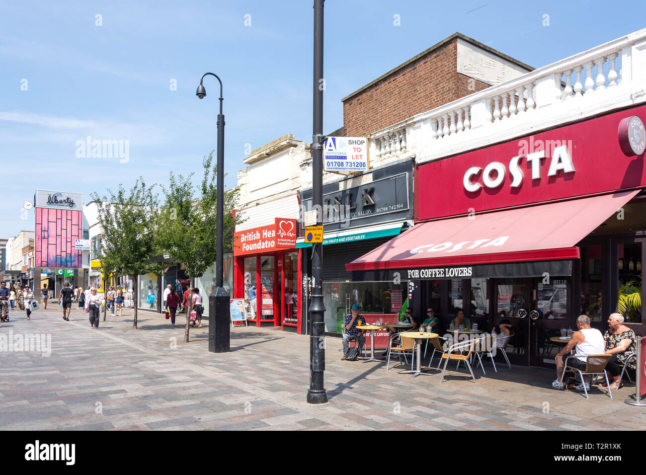 Romford town centre hi-res stock photography and images - Alamy