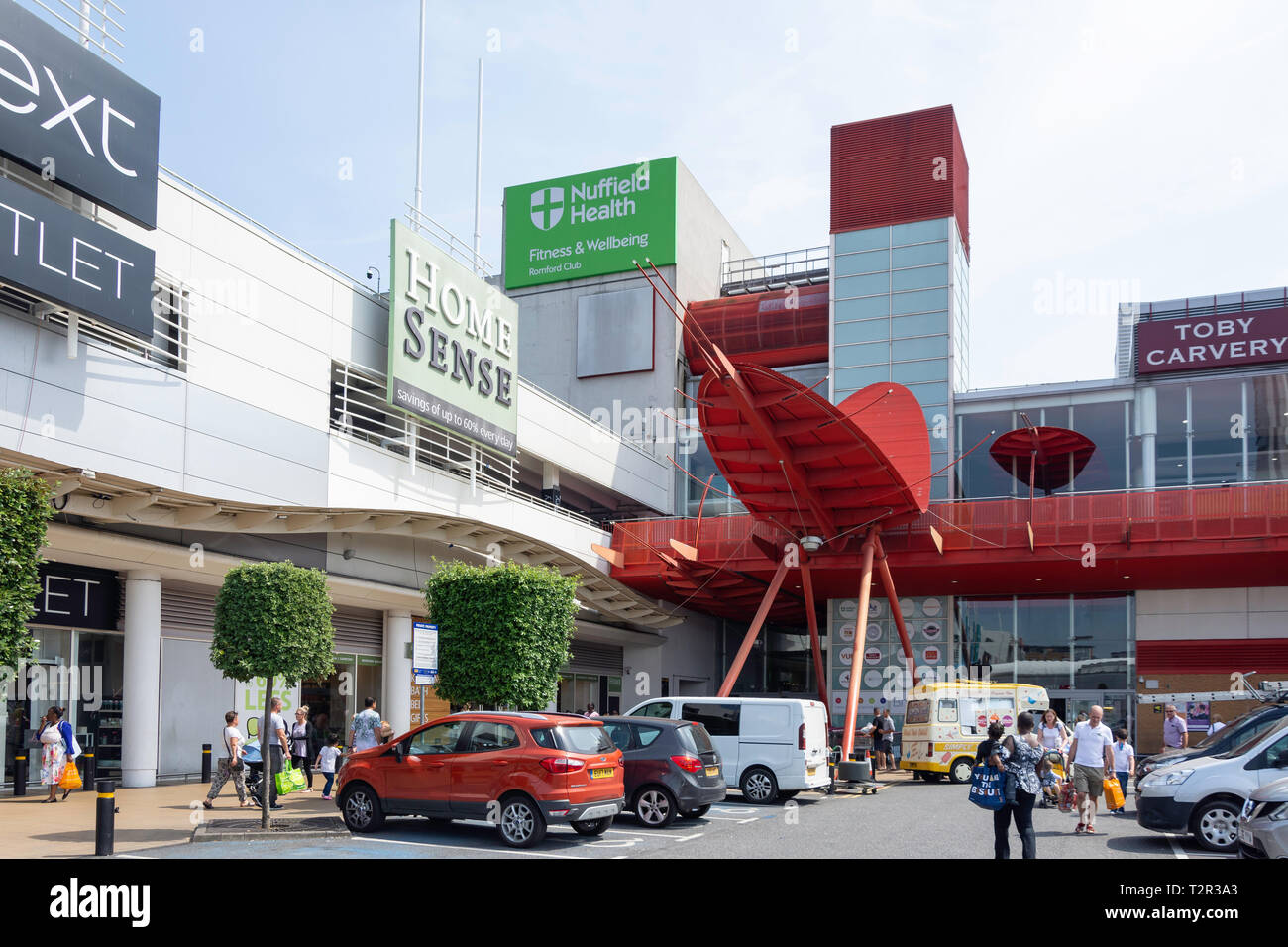 Romford shopping hi-res stock photography and images - Alamy