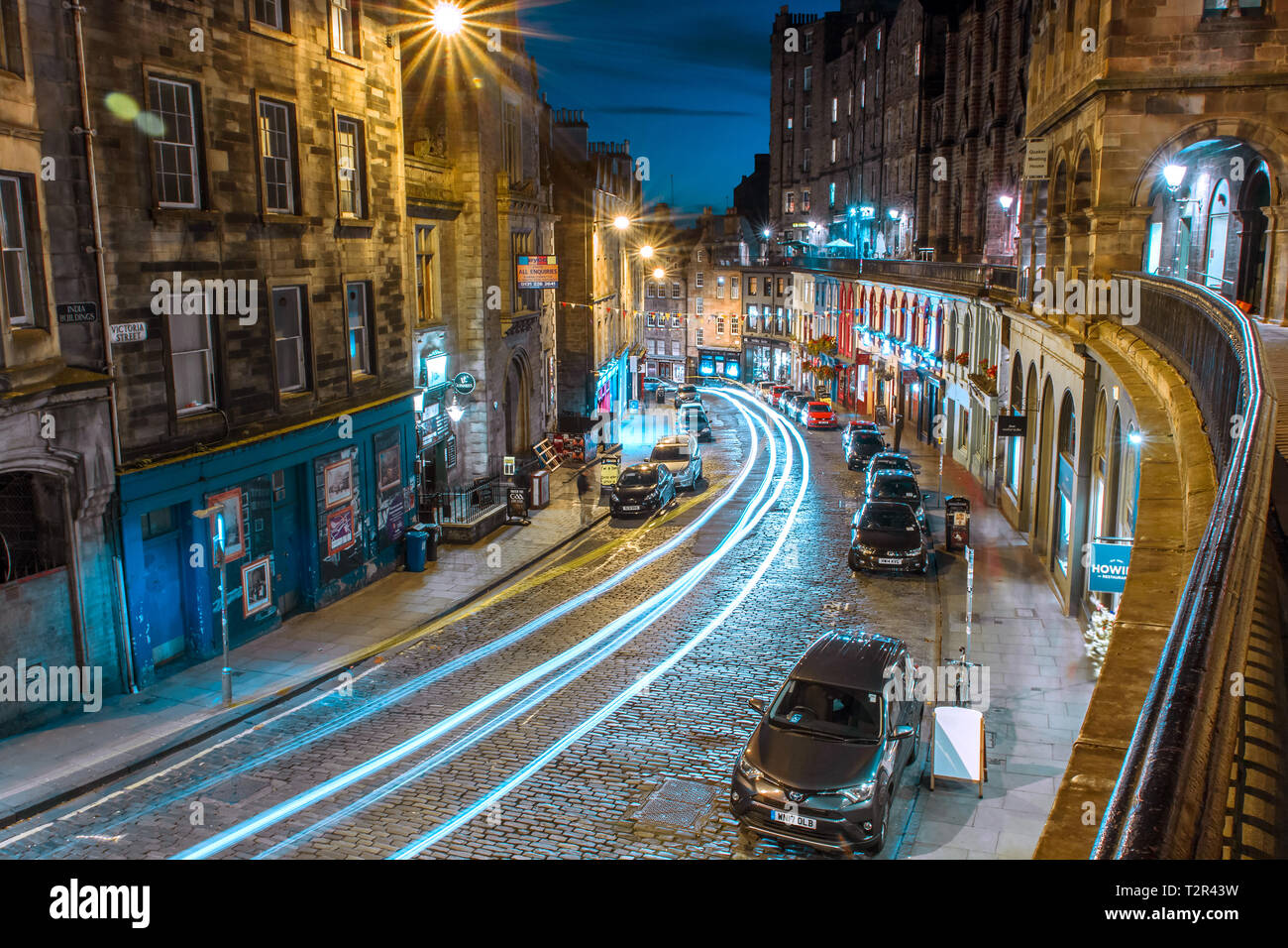 Victoria street edinburgh night hi-res stock photography and images - Alamy