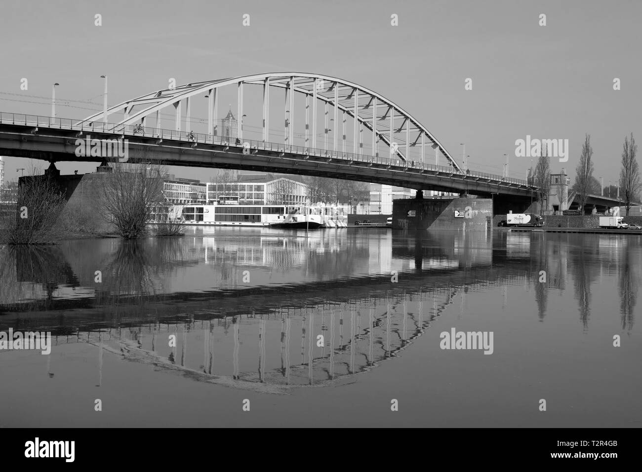 Arnhem bridge hi-res stock photography and images - Alamy
