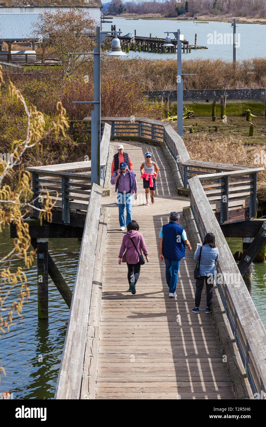Using footbridge hi-res stock photography and images - Alamy