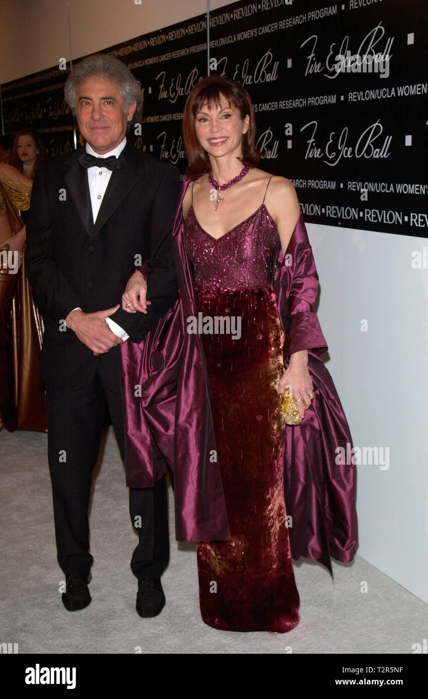 LOS ANGELES, CA. December 11, 2000: Actress Victoria Principal ...