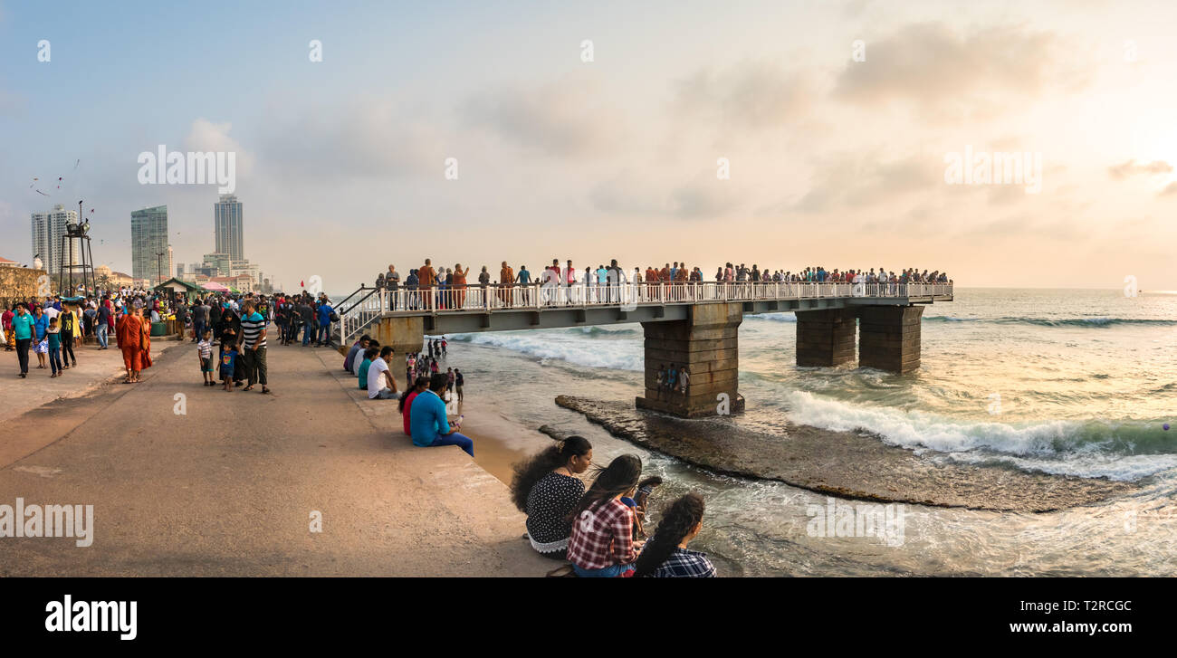 Galle face beach hi-res stock photography and images - Alamy