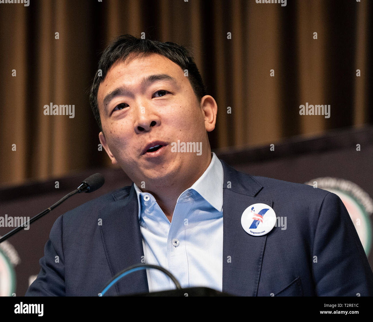 American presidential contender andrew yang hi-res stock photography ...
