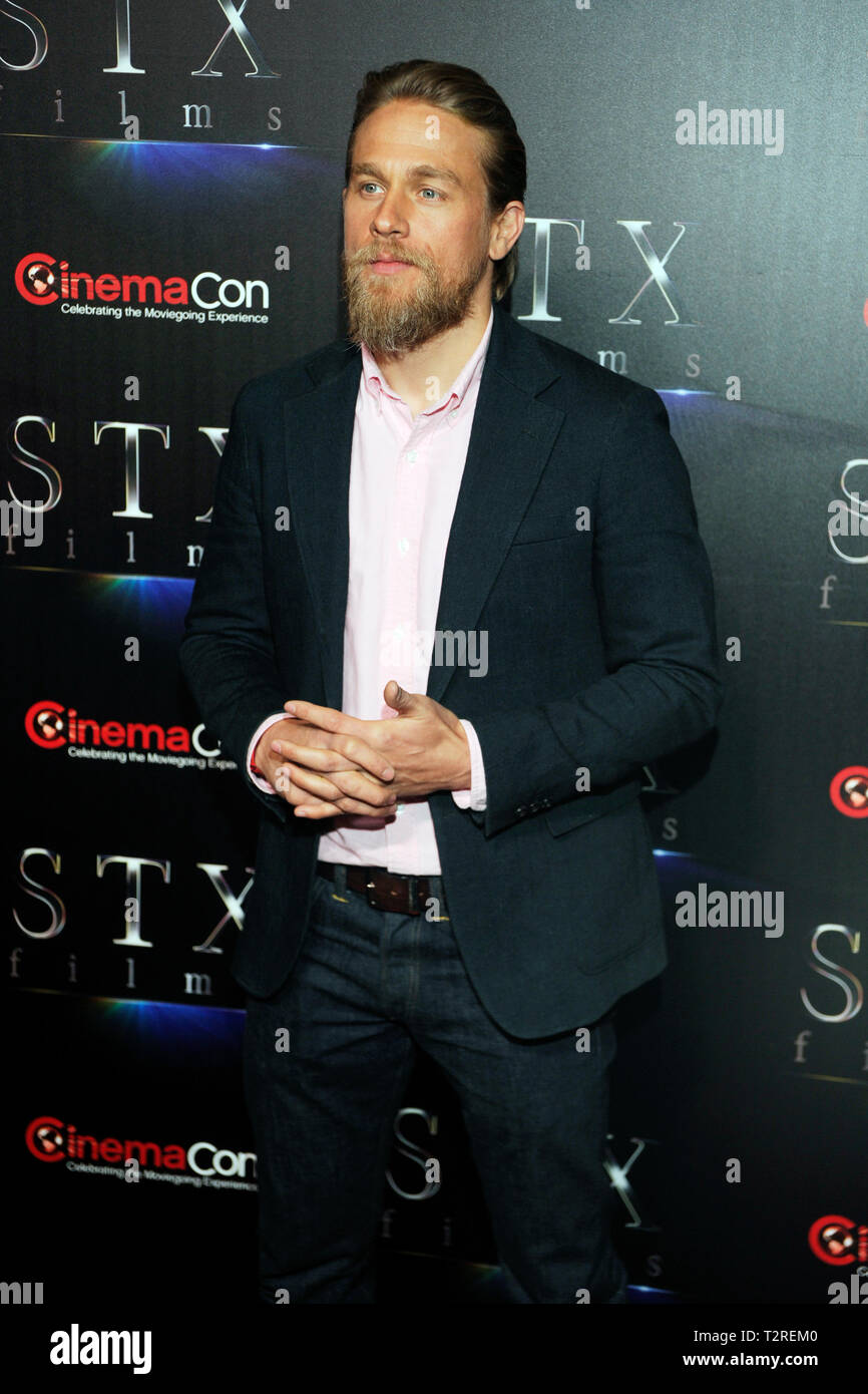 Actor Charlie Hunnam arrives at the STXfilms presentation red carpet ...