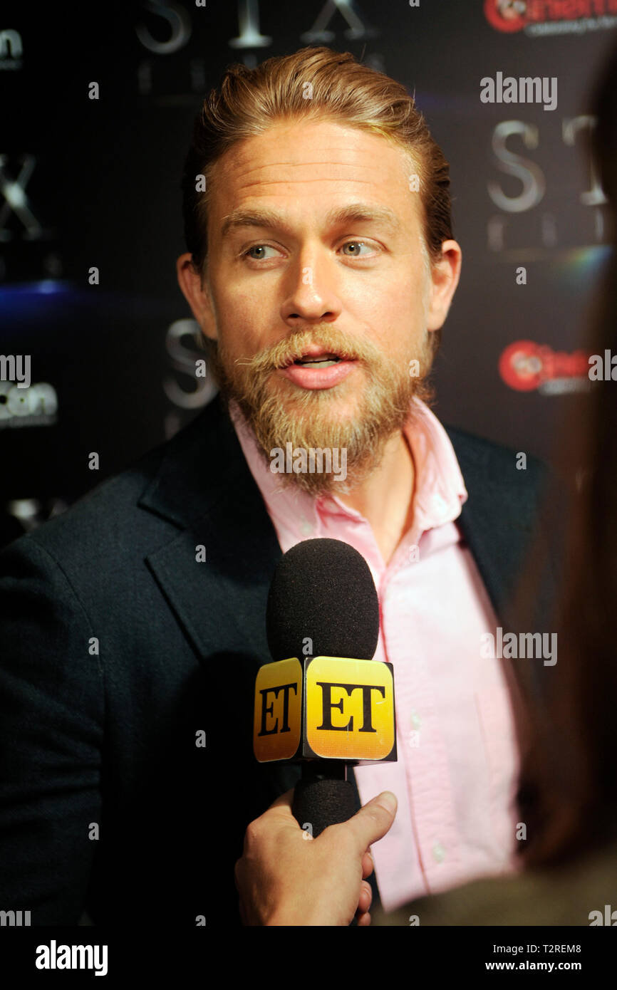 Actor Charlie Hunnam arrives at the STXfilms presentation red carpet ...