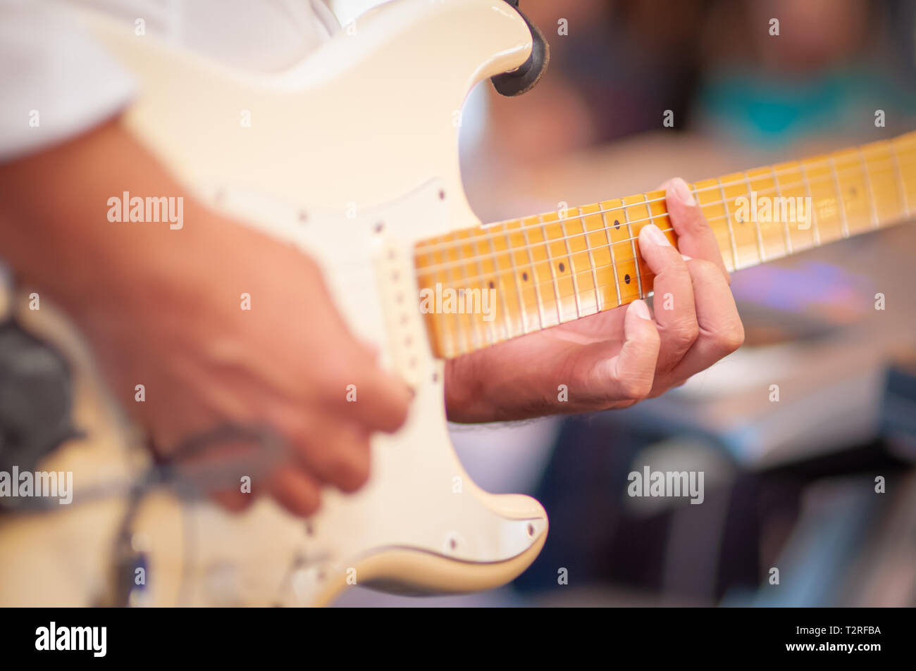 Strumming strings hi-res stock photography and images - Alamy