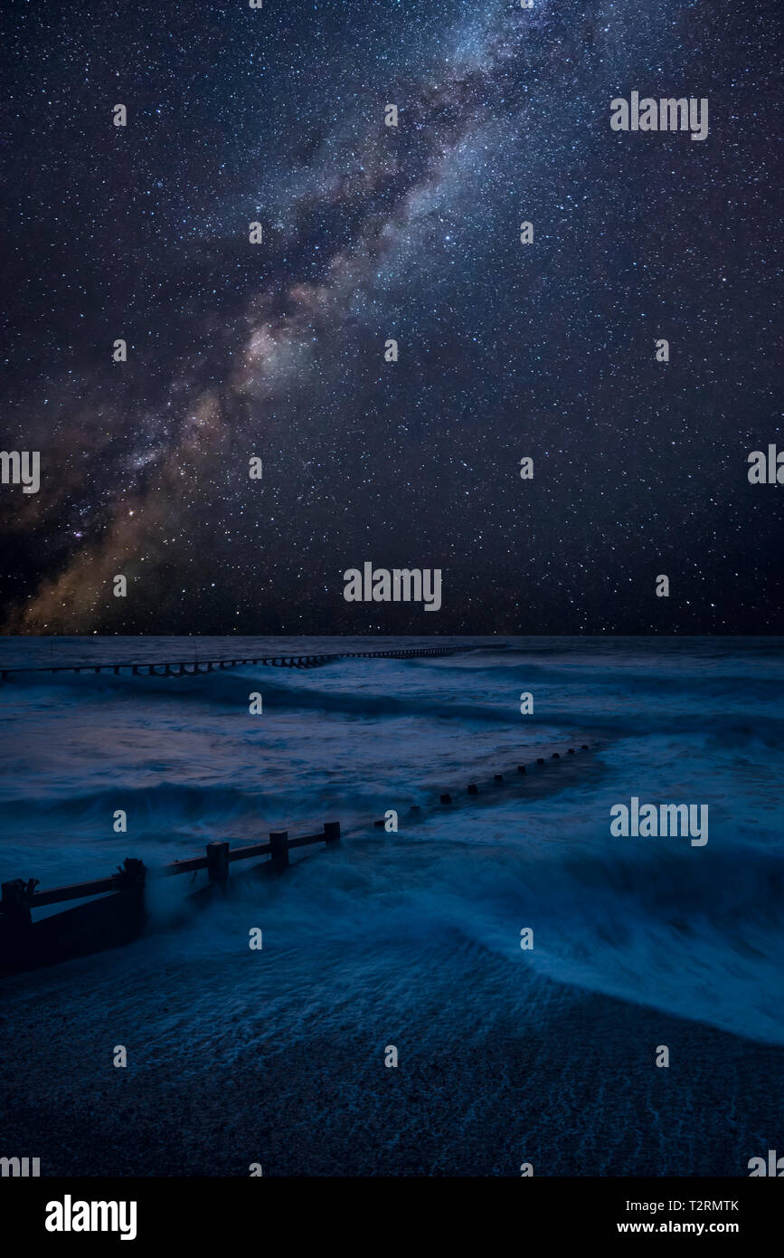 Milky way over sea hi-res stock photography and images - Alamy