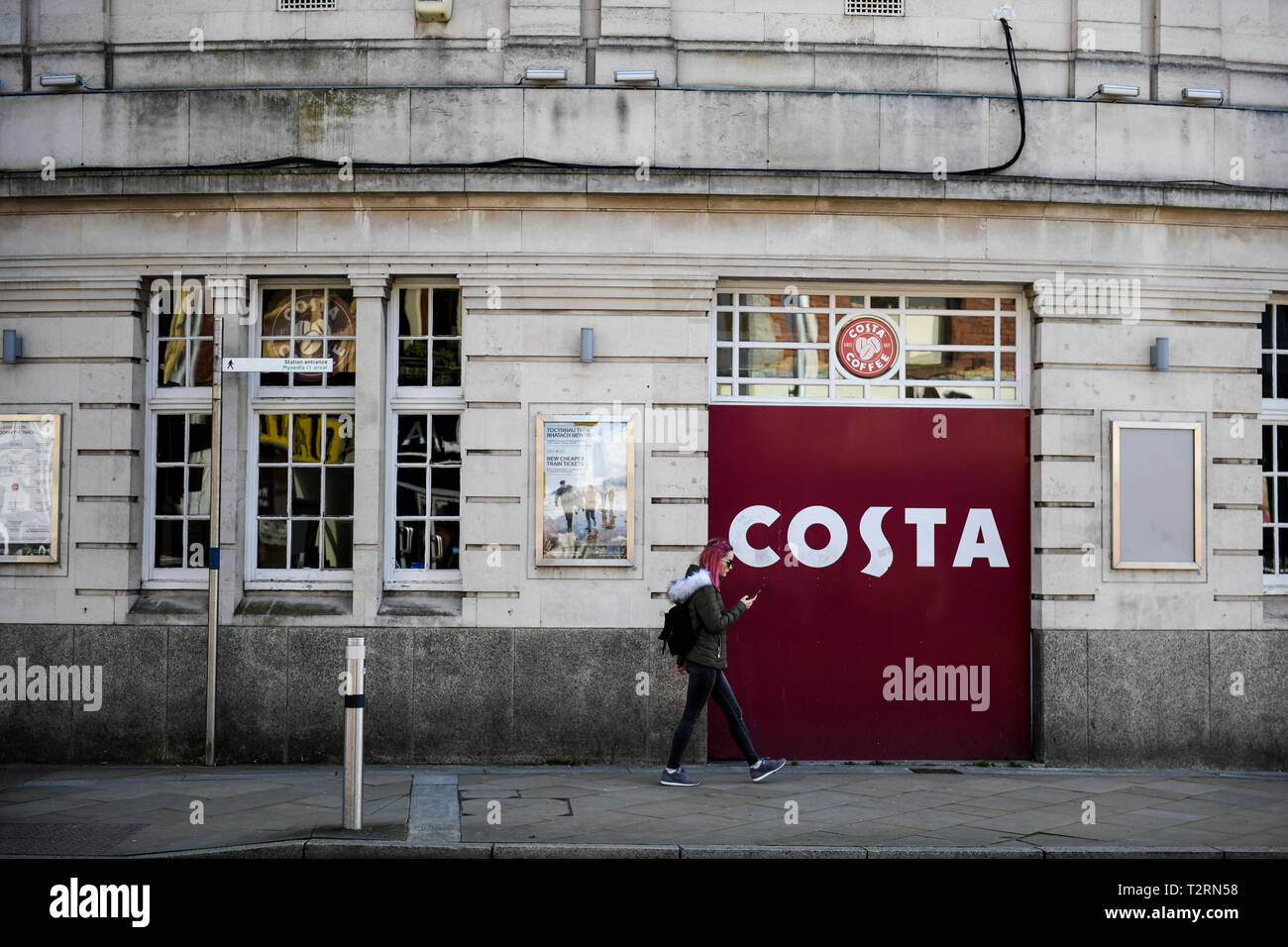 Costa coffee sign hi-res stock photography and images - Alamy