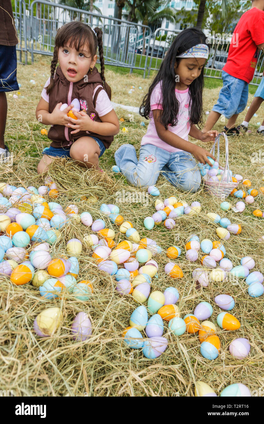 Pace egg hi-res stock photography and images - Alamy