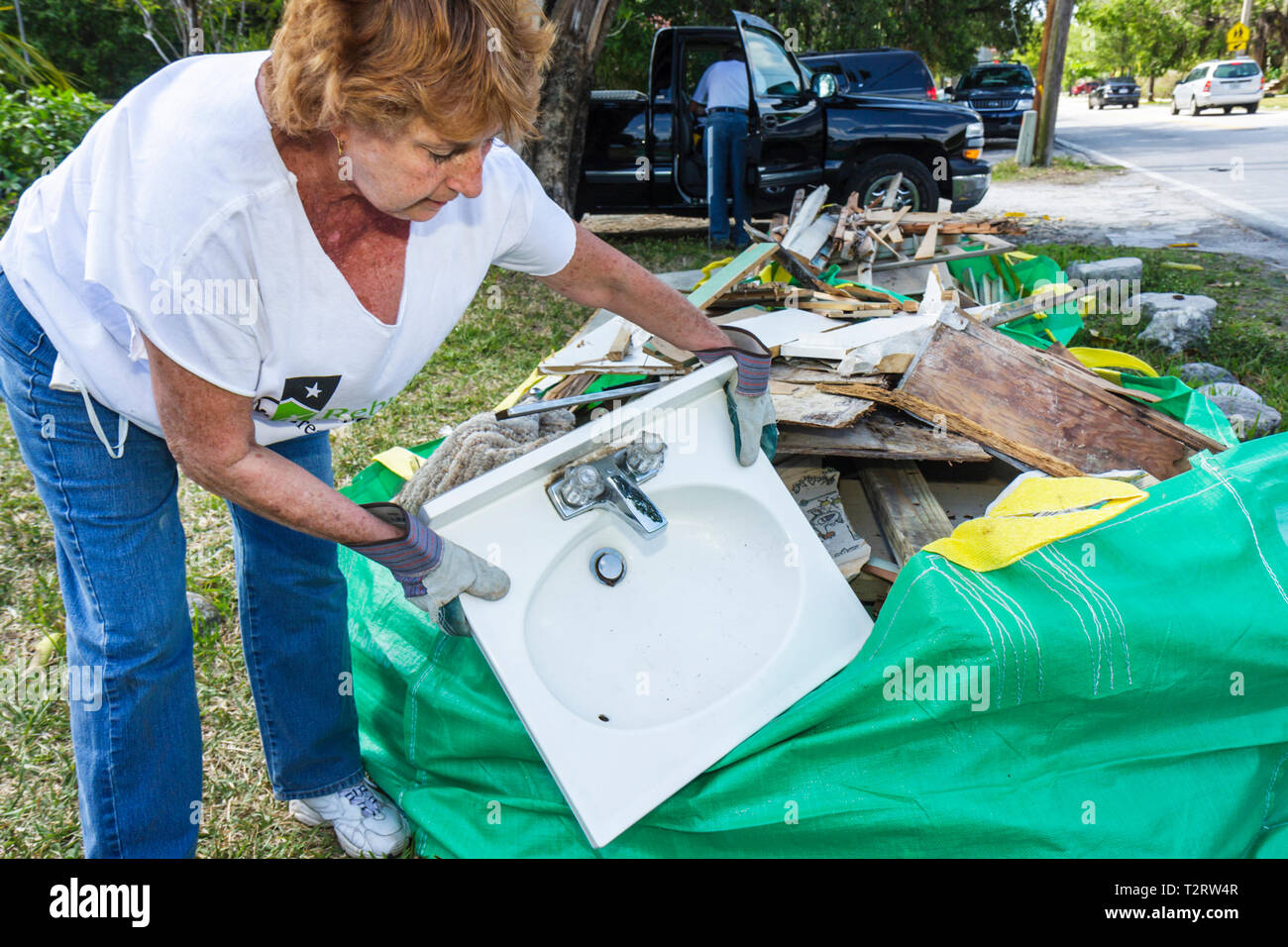 Group of workers rebuilding hi-res stock photography and images - Alamy