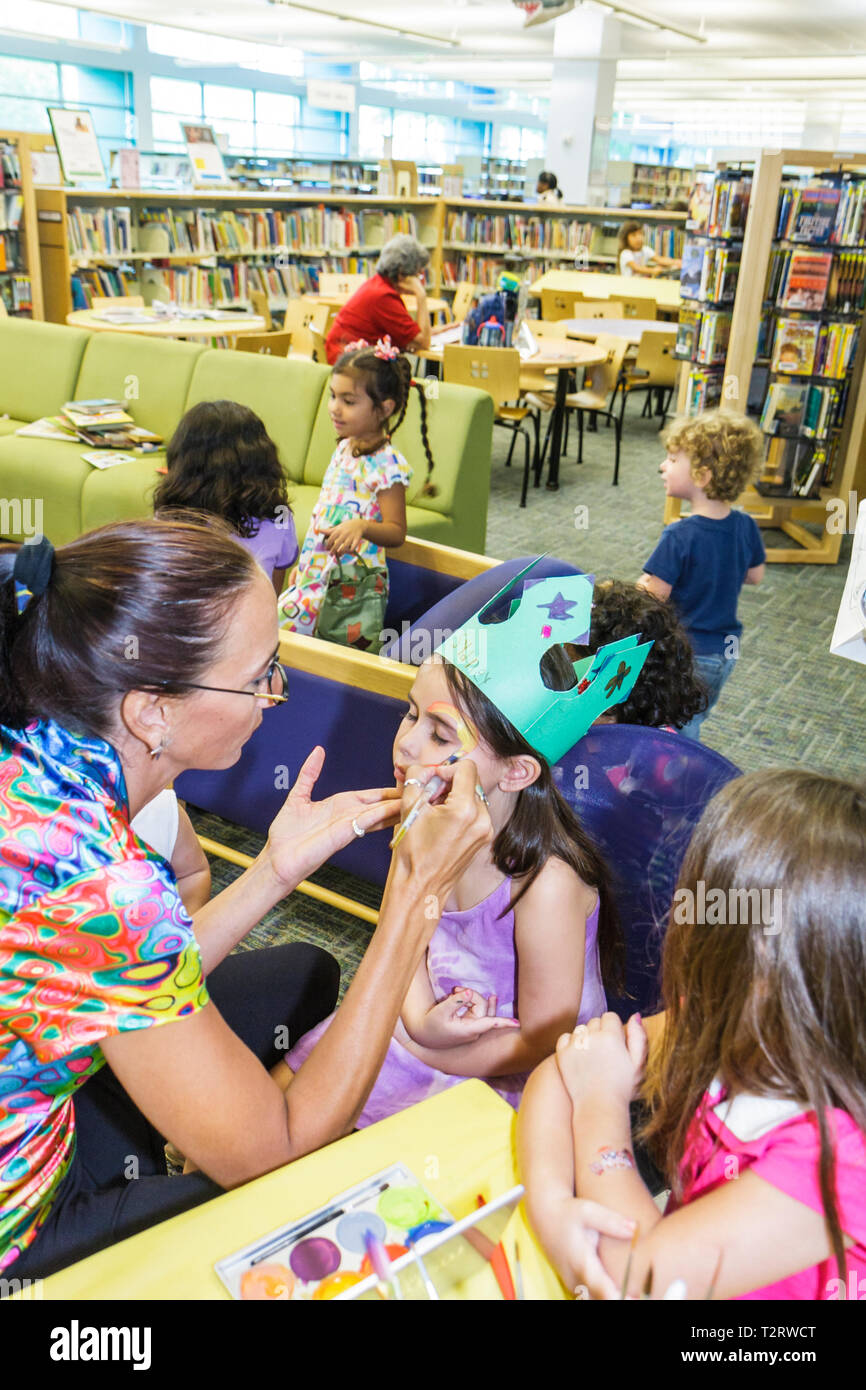 Women and childrens building hi-res stock photography and images - Alamy