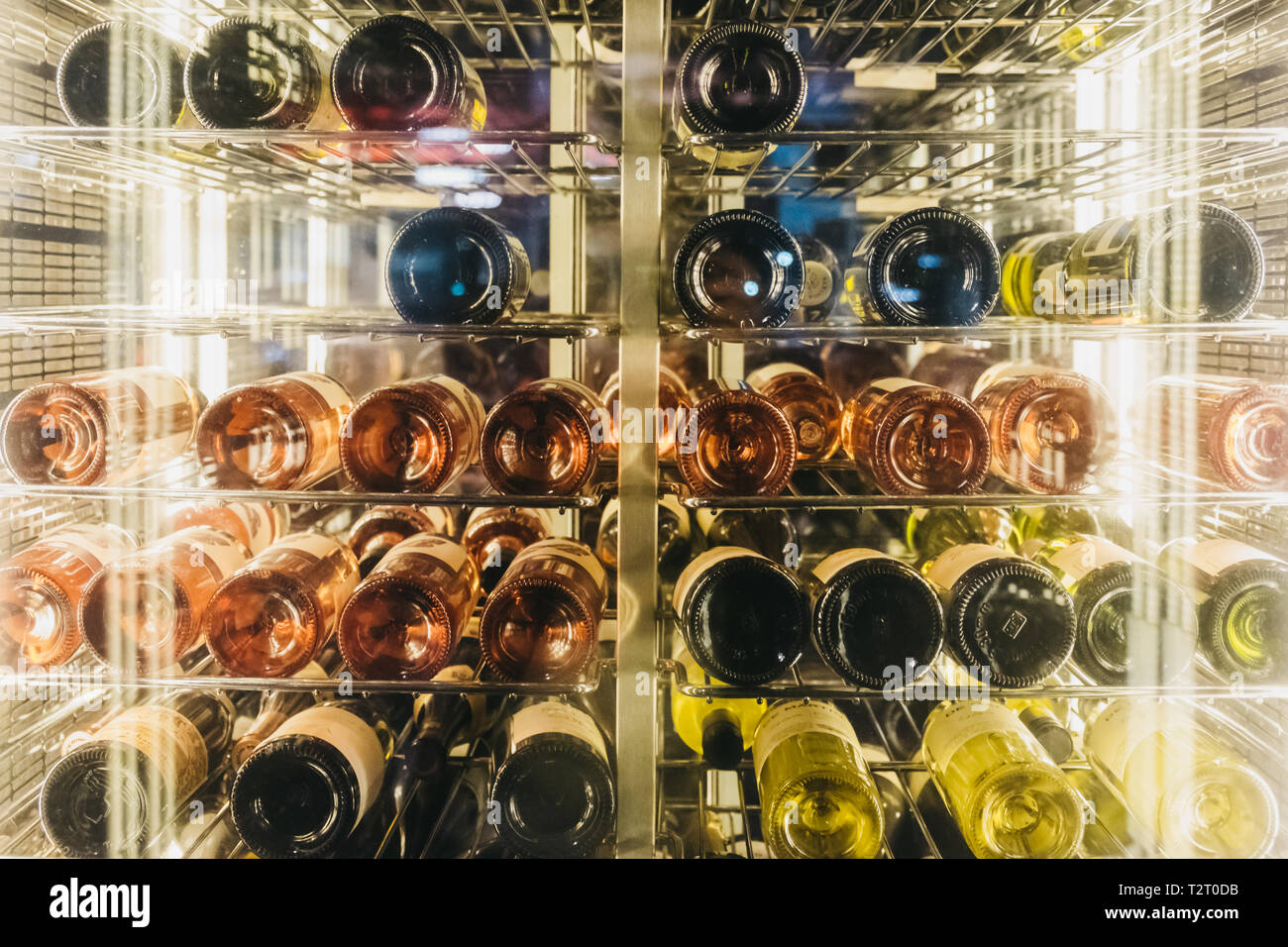 Chilled red wines hi-res stock photography and images - Alamy