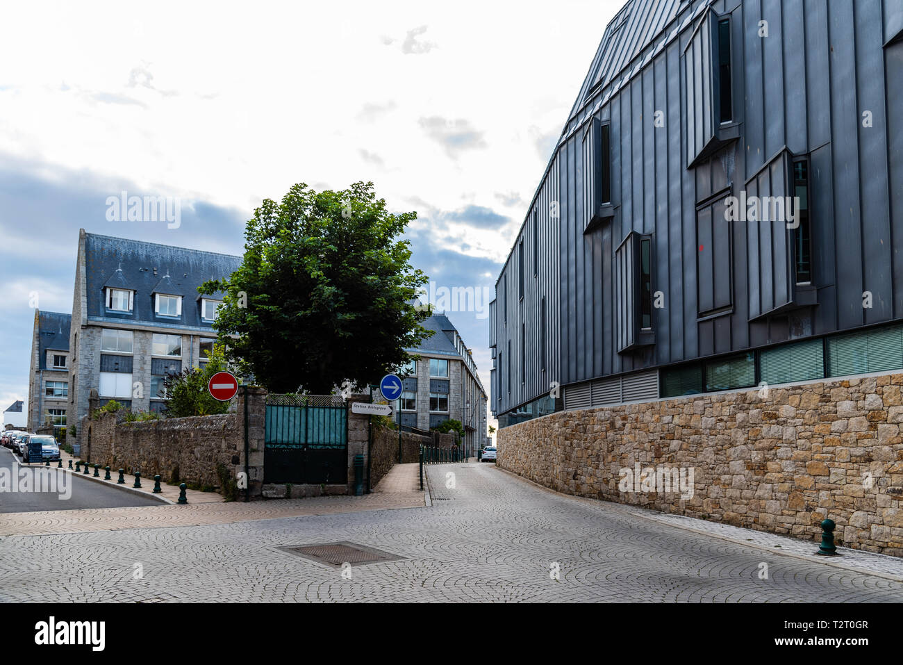 Roscoff village hi-res stock photography and images - Alamy