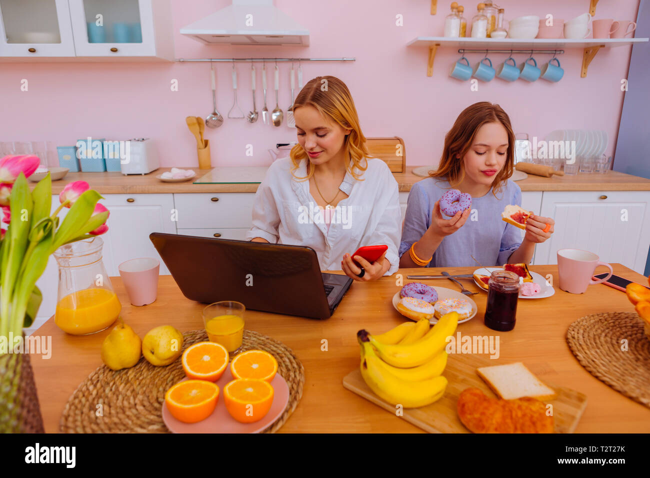 Good work sister hi-res stock photography and images - Alamy