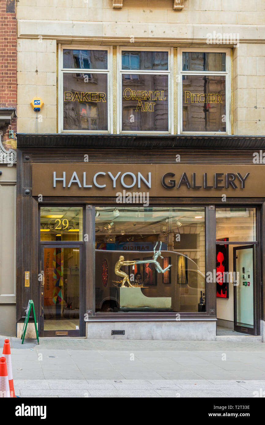 Halcyon gallery in london hi-res stock photography and images - Alamy