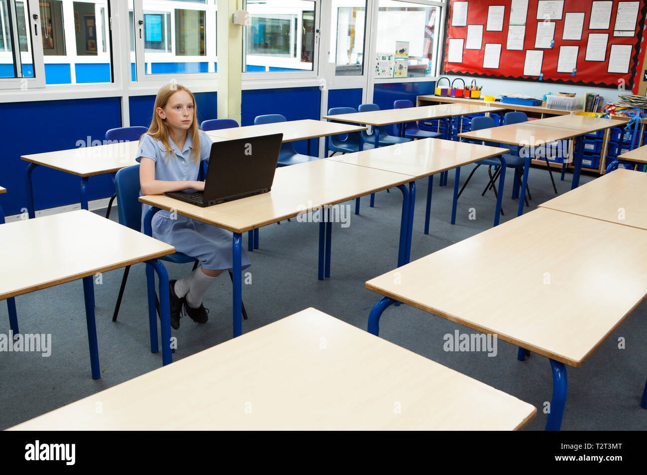 Empty classroom hi-res stock photography and images - Alamy