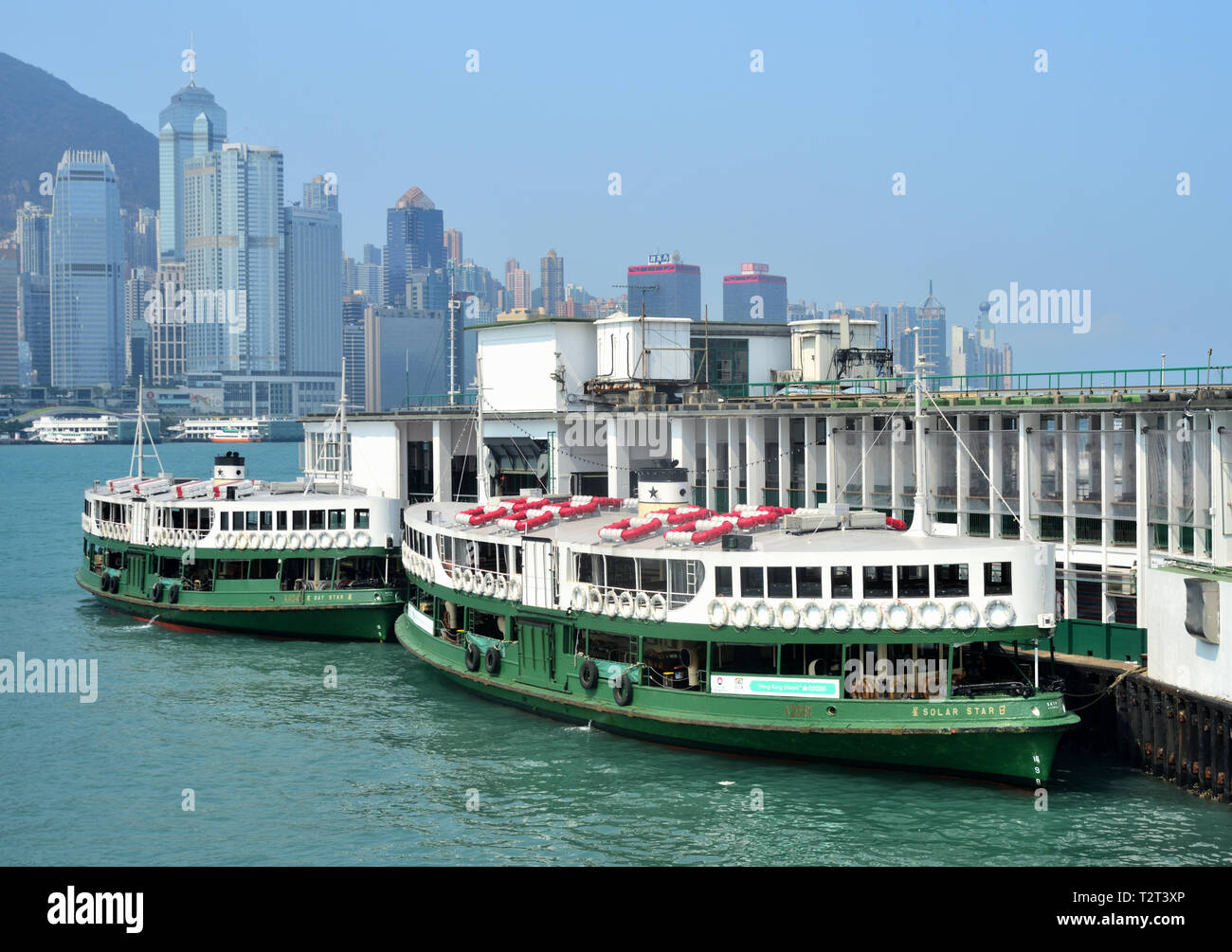 Hongkong ferries hi-res stock photography and images - Alamy