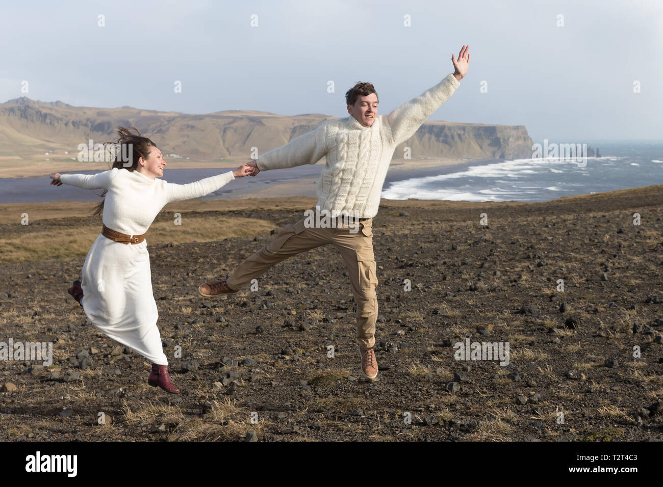 Wedding couple in white hi-res stock photography and images - Alamy