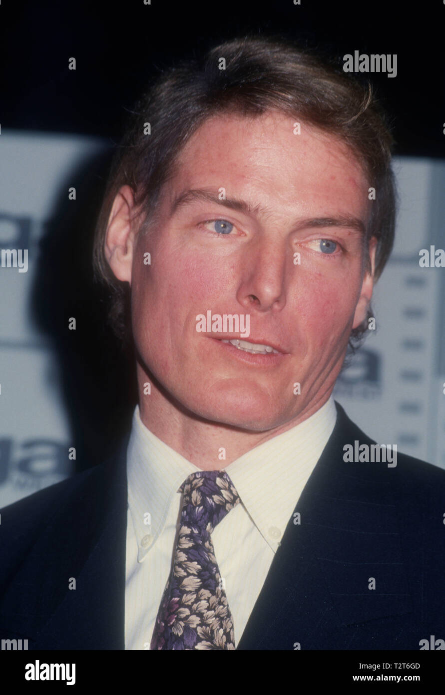 BEVERLY HILLS, CA - MARCH 13: Actor Christopher Reeve attends the 46th ...