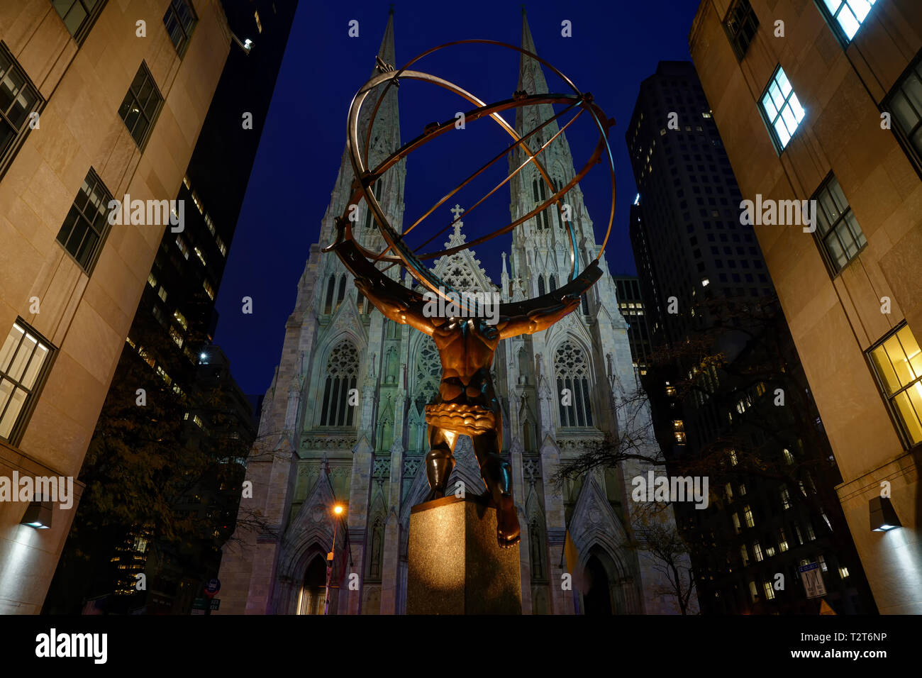 Atlas, Rockefeller Center, New York City Stock Photo - Alamy