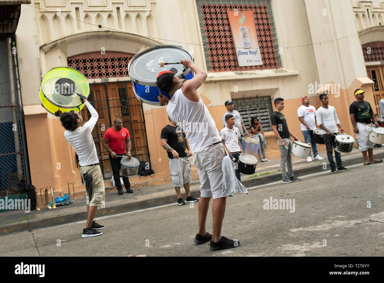 Surdo drum hi-res stock photography and images - Alamy