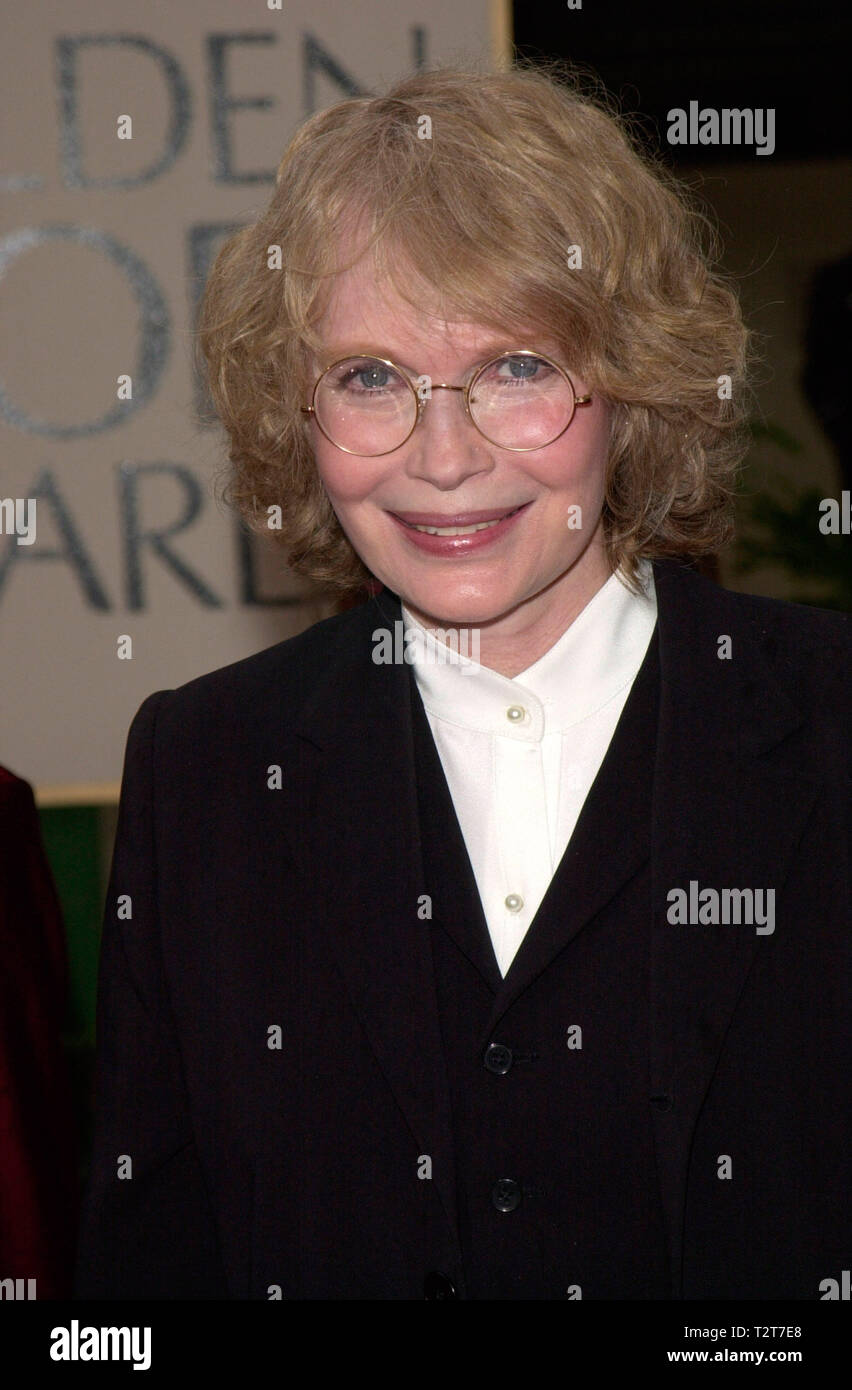 LOS ANGELES, CA. January 24, 2000: Actress MIA FARROW at the Golden ...