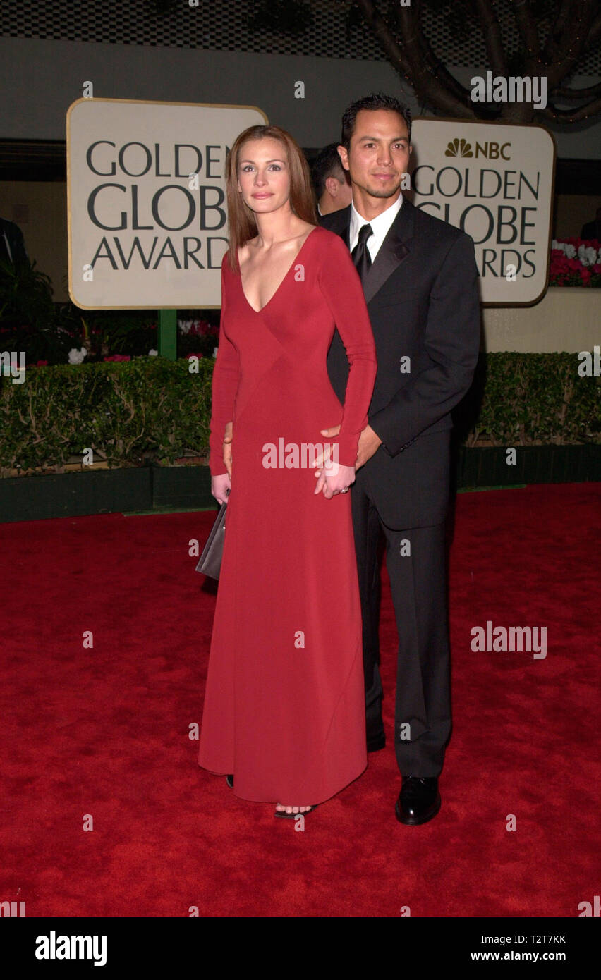 LOS ANGELES, CA. January 24, 2000: Actress JULIA ROBERTS & actor ...