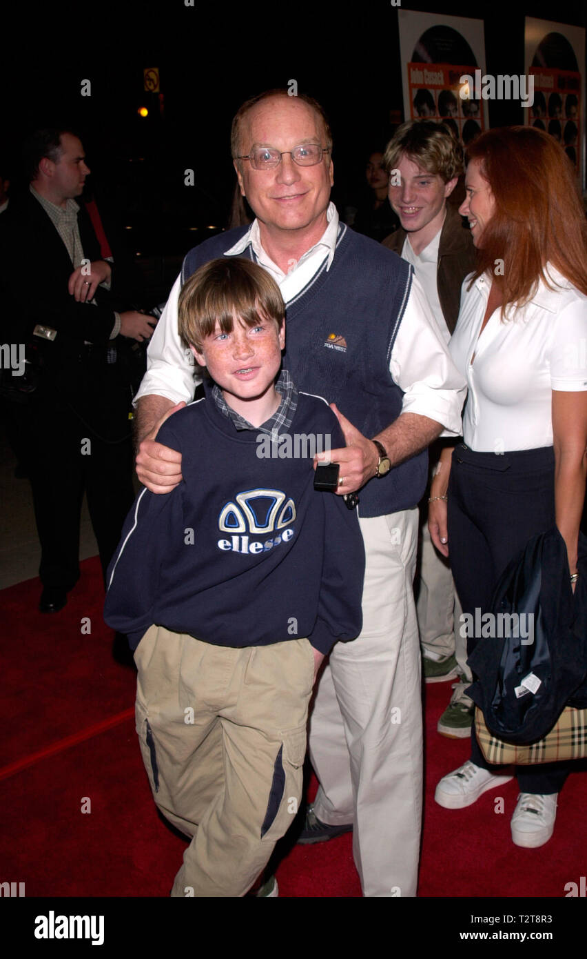 LOS ANGELES, CA. March 23, 2000: Actor RICHARD DREYFUSS & son the world premiere of "High ...