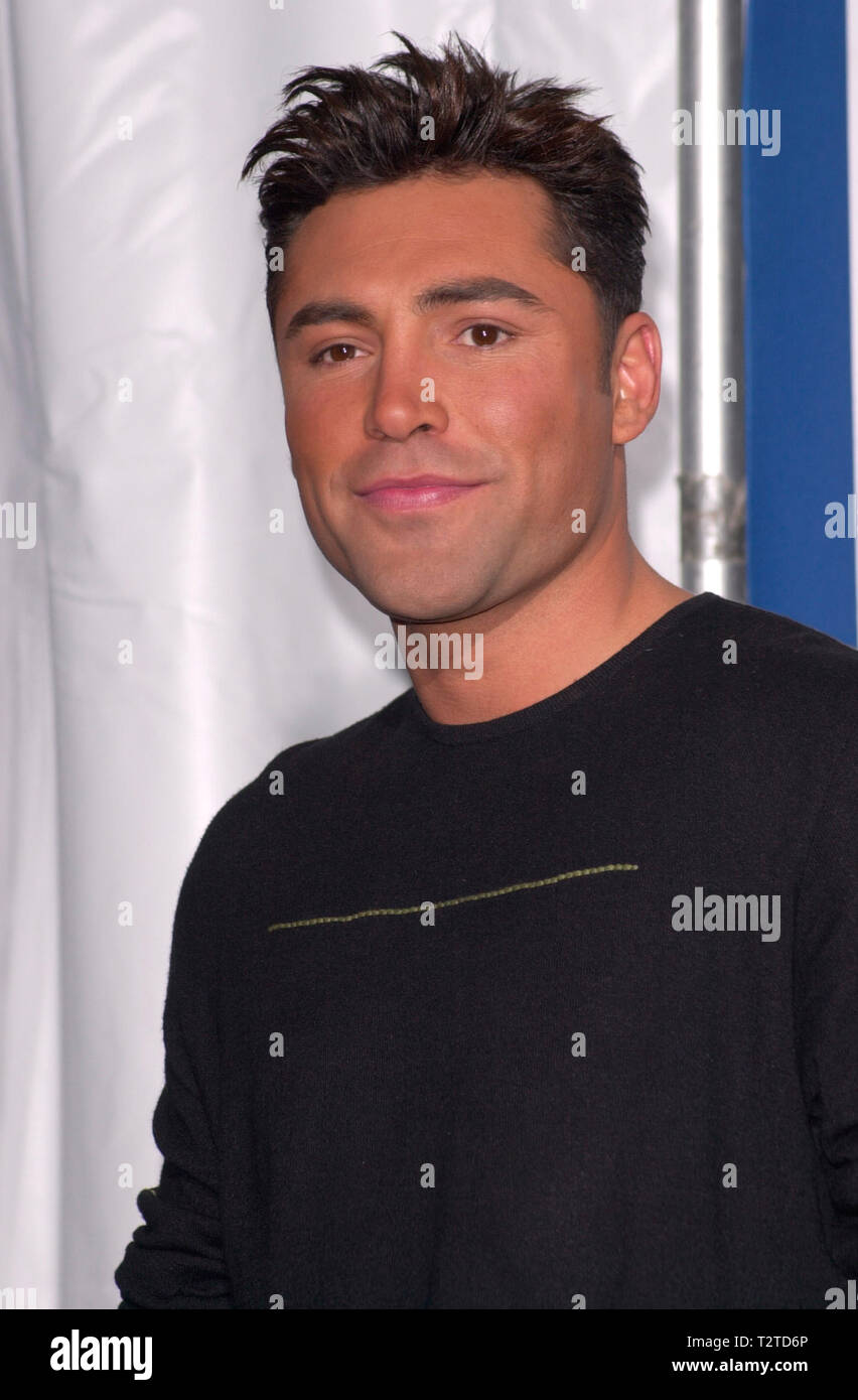 LAS VEGAS, NV. November 04, 2000: Boxer OSCAR DE LA HOYA at the Radio ...