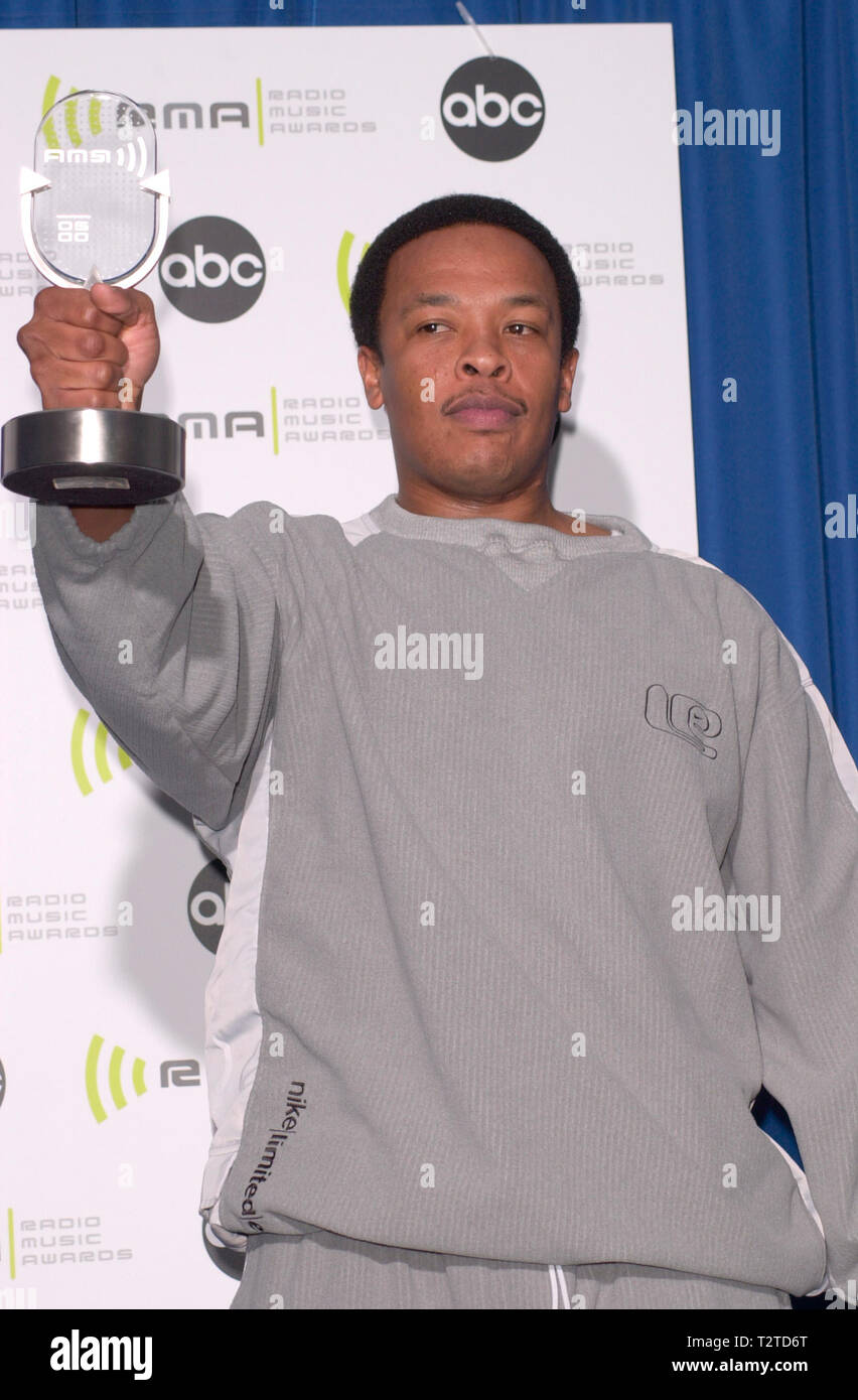 Dr dre 2000 hi-res stock photography and images - Alamy