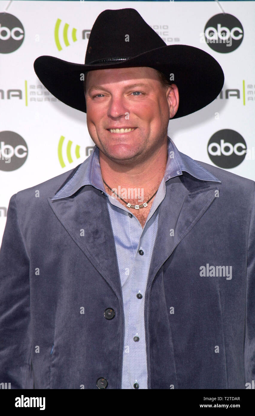 LAS VEGAS, NV. November 04, 2000: JOHN MICHAEL MONTGOMERY at the Radio ...
