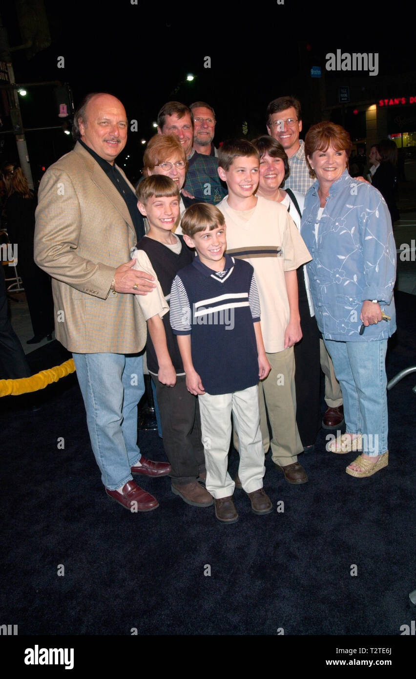 LOS ANGELES, CA. March 29, 2000: Actor DENNIS FRANZ & family at the Los ...