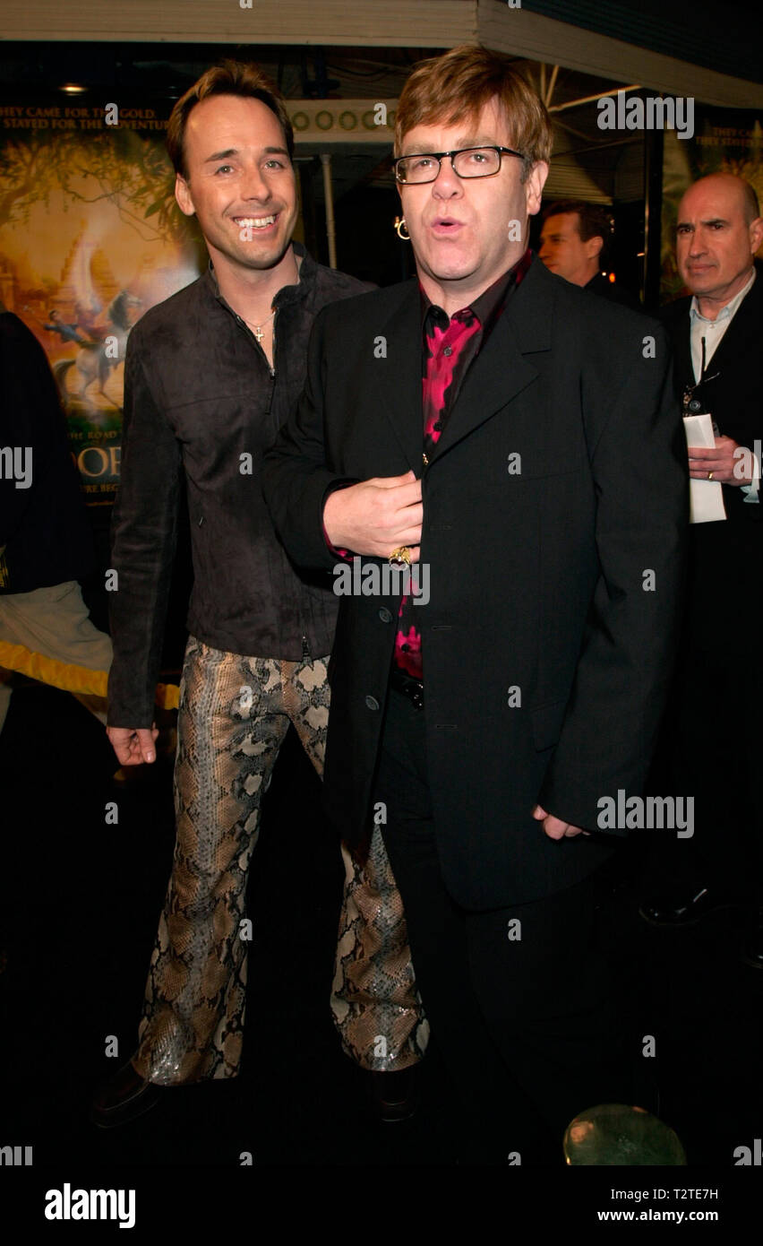 LOS ANGELES, CA. March 29, 2000: Pop star ELTON JOHN (right ...