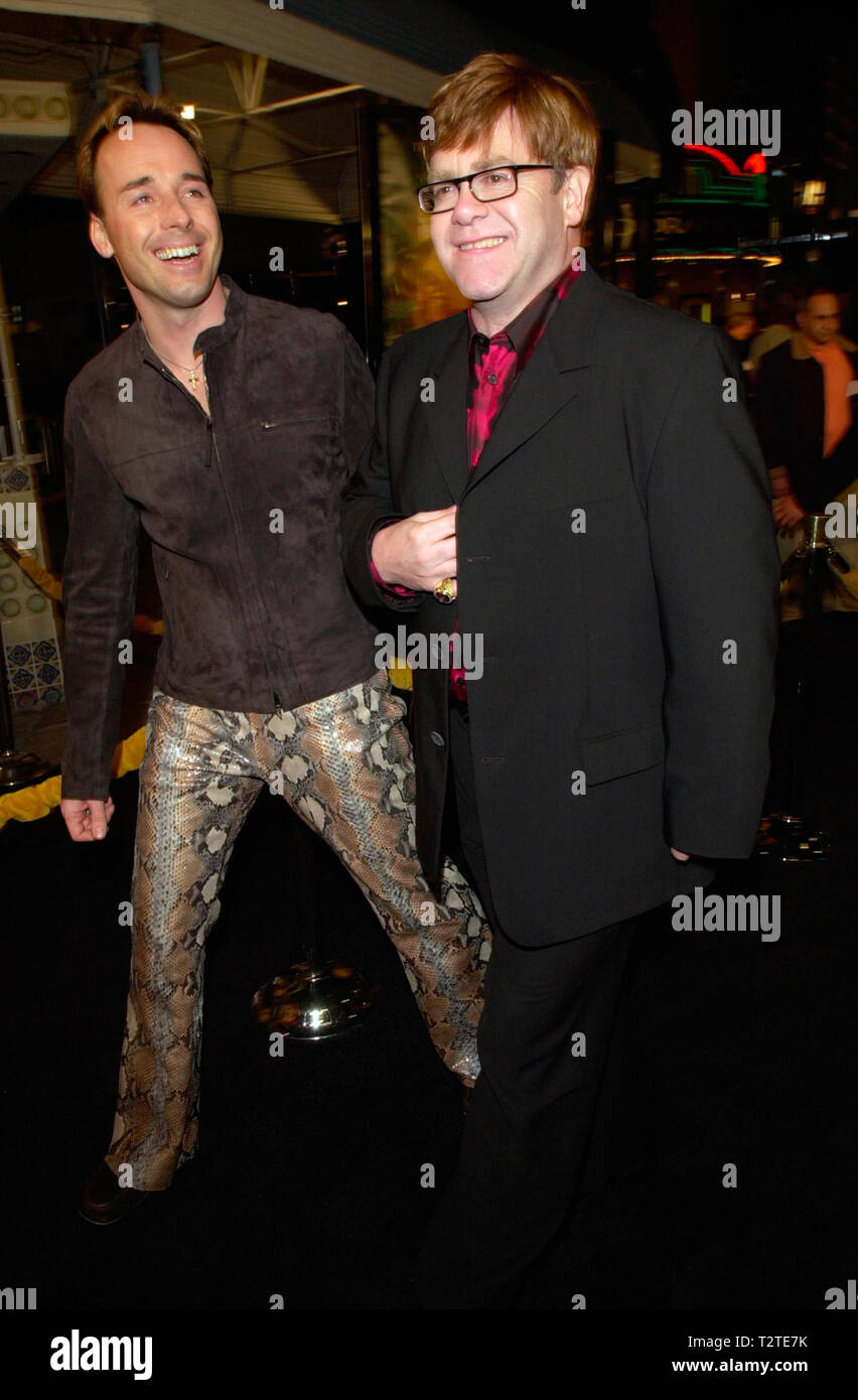 LOS ANGELES, CA. March 29, 2000: Pop star ELTON JOHN (right ...