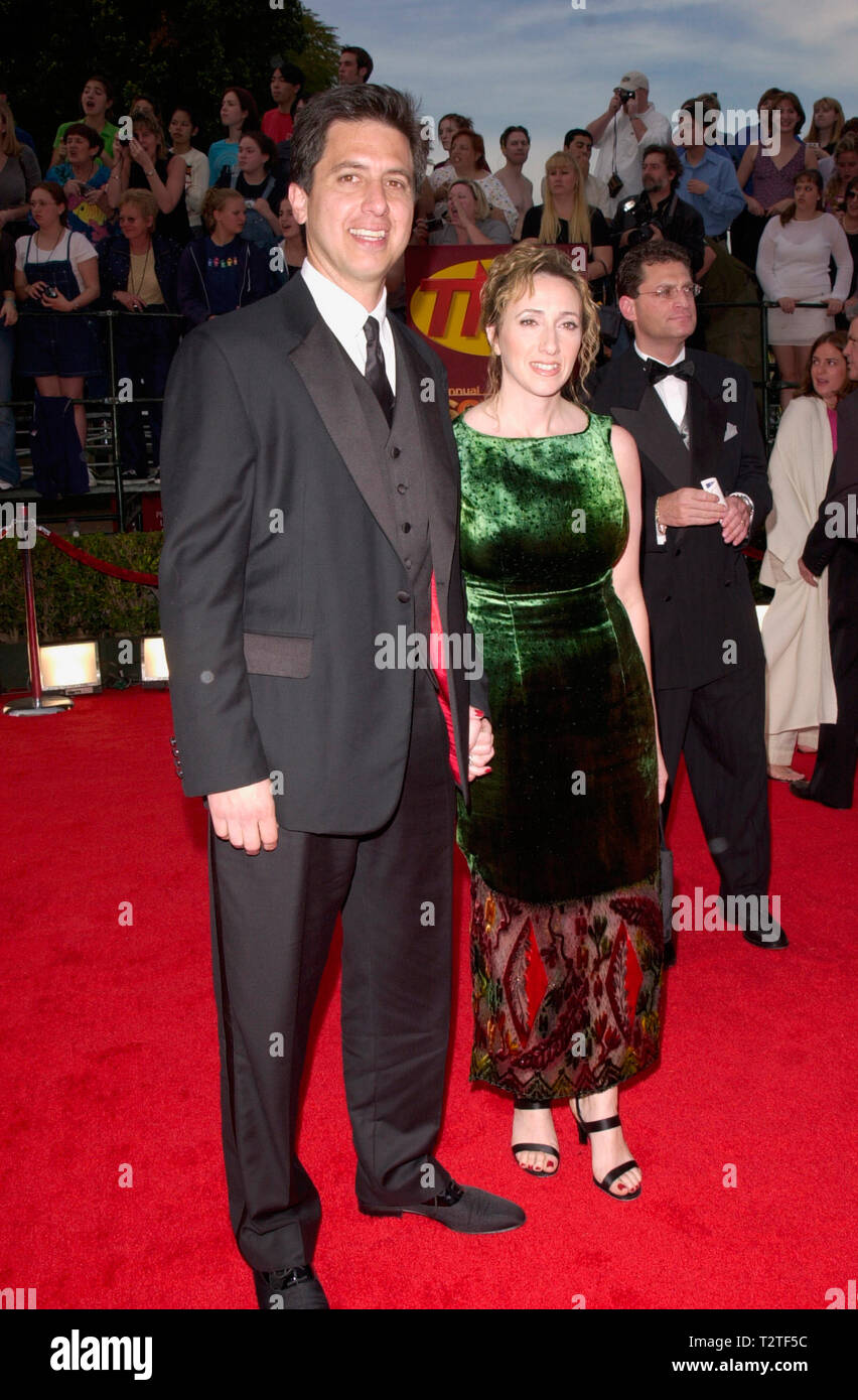 LOS ANGELES, CA. March 12, 2000: Actor RAY ROMANO & wife at the 6th ...