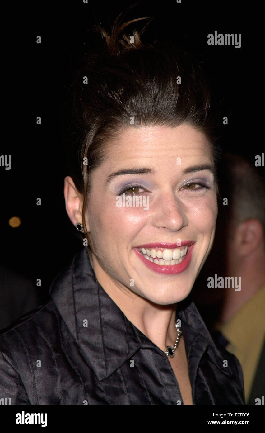 LOS ANGELES, CA. February 03, 2000: Actress NEVE CAMPBELL at the world ...